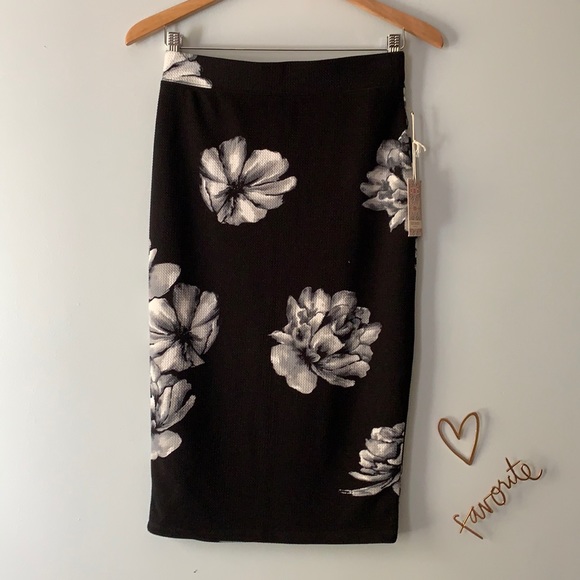 Iris Basic | Skirts | Nwt Iris Basic Black Floral Stretchy Pencil Skirt | Poshmark